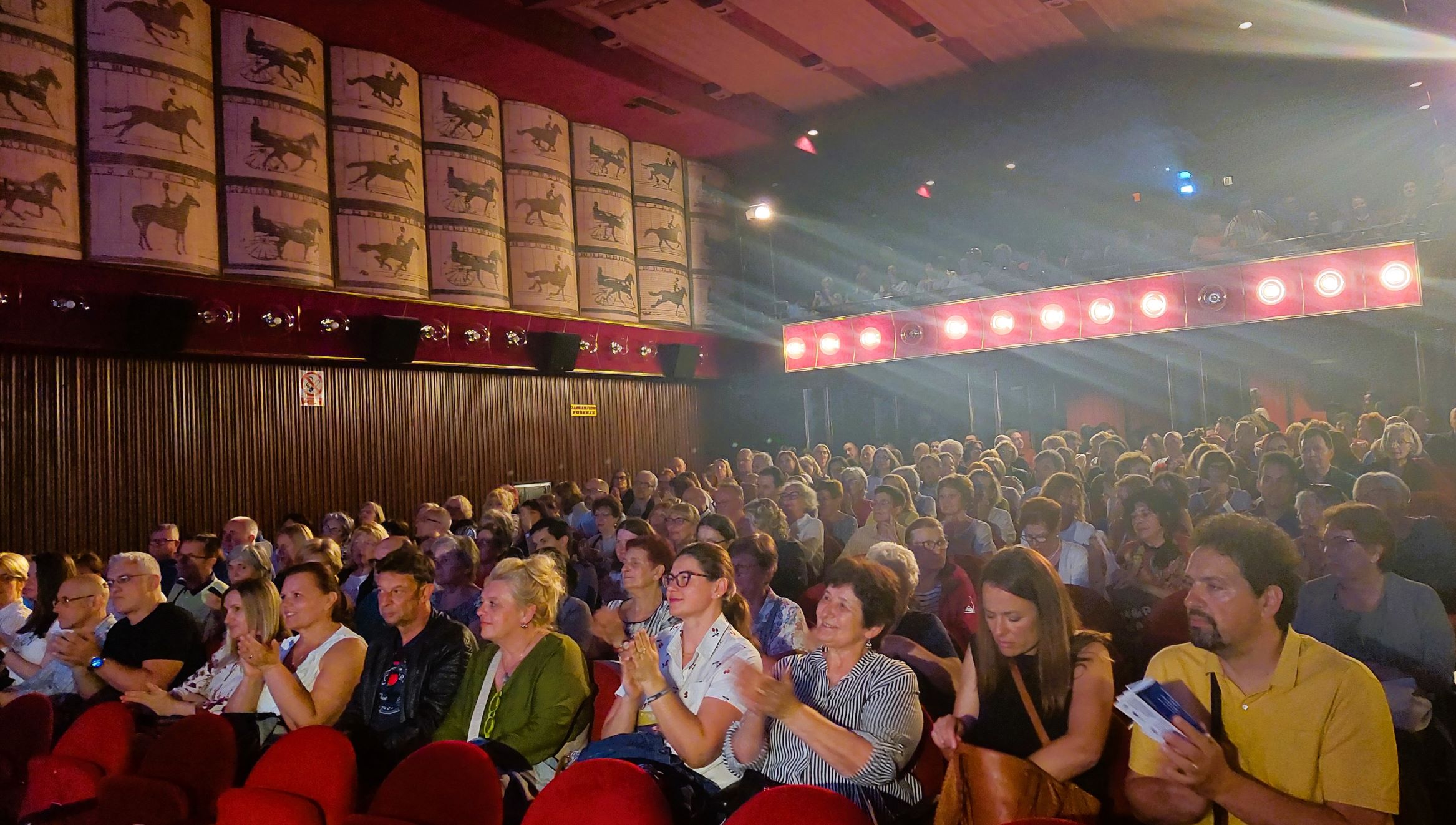 Velik interes za film po izboru nadbiskupa Uzinića: „Kao u raju“ u Art ...